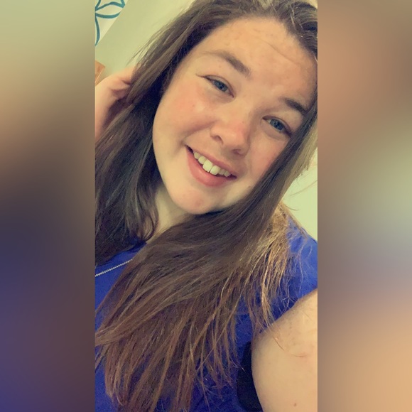 Rebecca's Closet (@rebecca_mowrey) | Poshmark